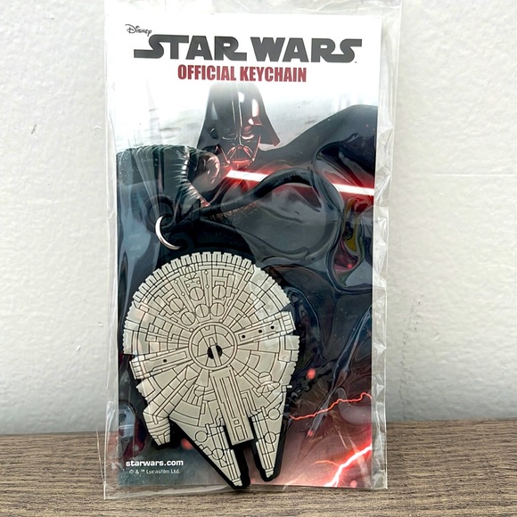 Star Wars | Accessories | Star Wars Millennium Falcon Official Keychain ...